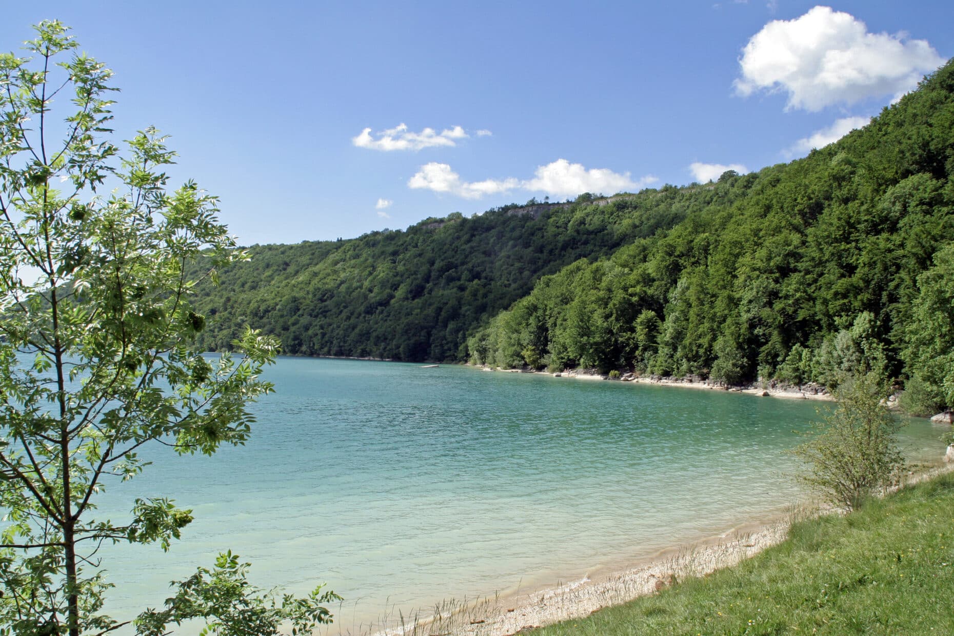 LAC DE CHALAIN - Terre d'Émeraude Tourisme
